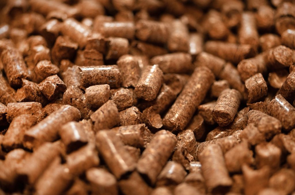 Strawmax Pellet Bedding for Horses - straw bedding - Hawthorn