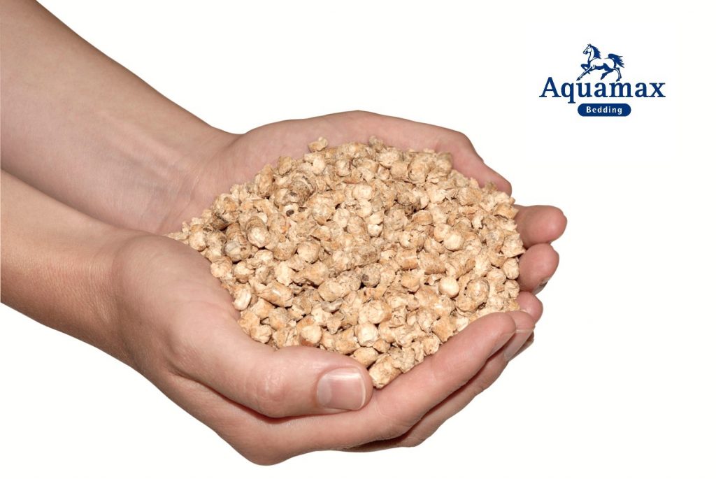 Aquamax Wood Pellets - Bedding For Horses - Hawthorn